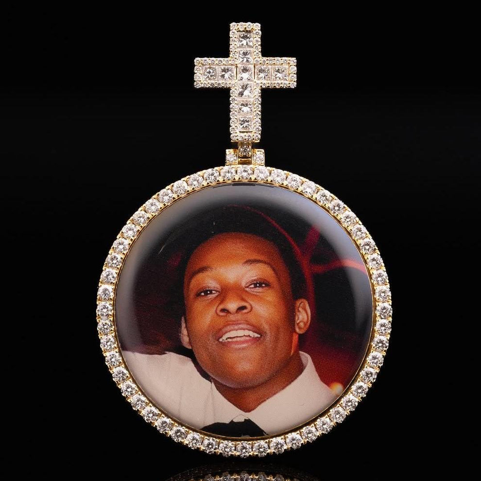 Custom made Iced Out Hip Hop Memory Pendant | Chunky Moissanite pendan ...